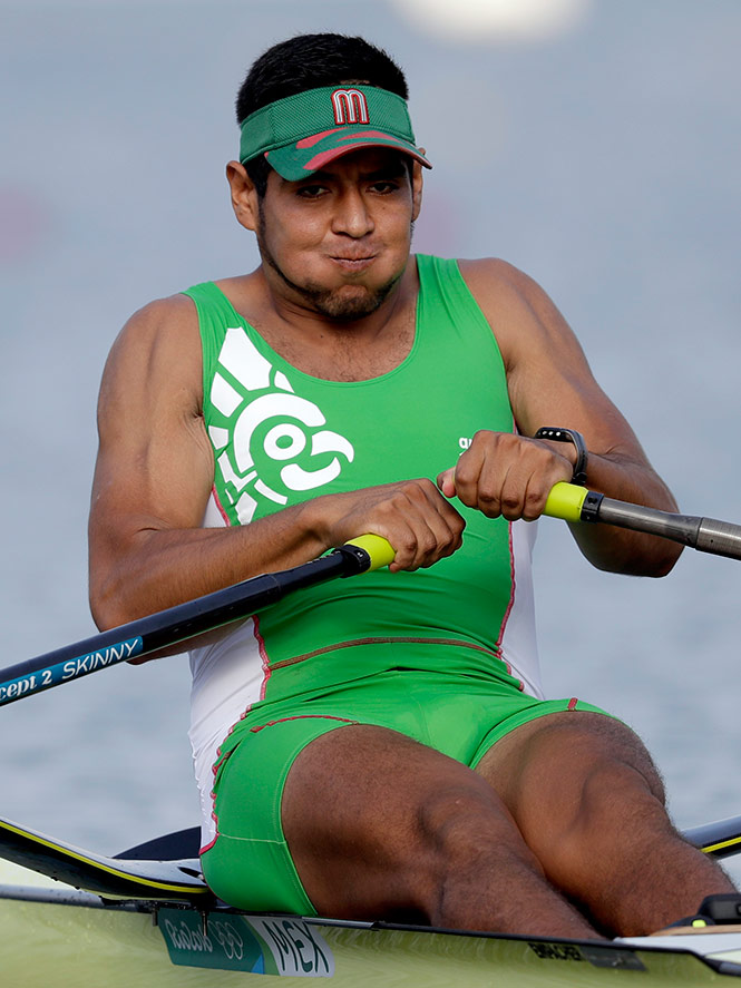 Juan Carlos Cabrera avanza a semis en remo Juan Carlos Cabrera avanza a semis en remo