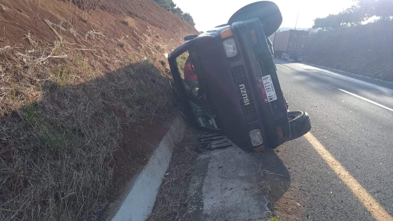 Choque Sobre La Autopista Siglo Xxi Deja 2 Heridos