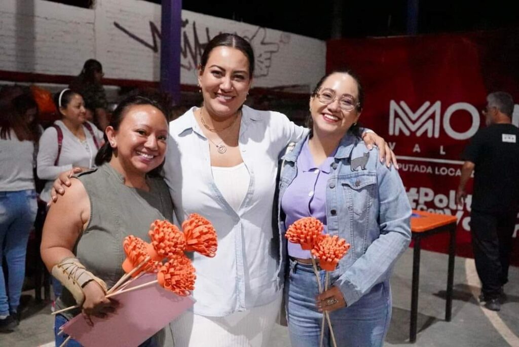Con todo éxito concluye el Primer Taller de Elaboración de Flores de ...