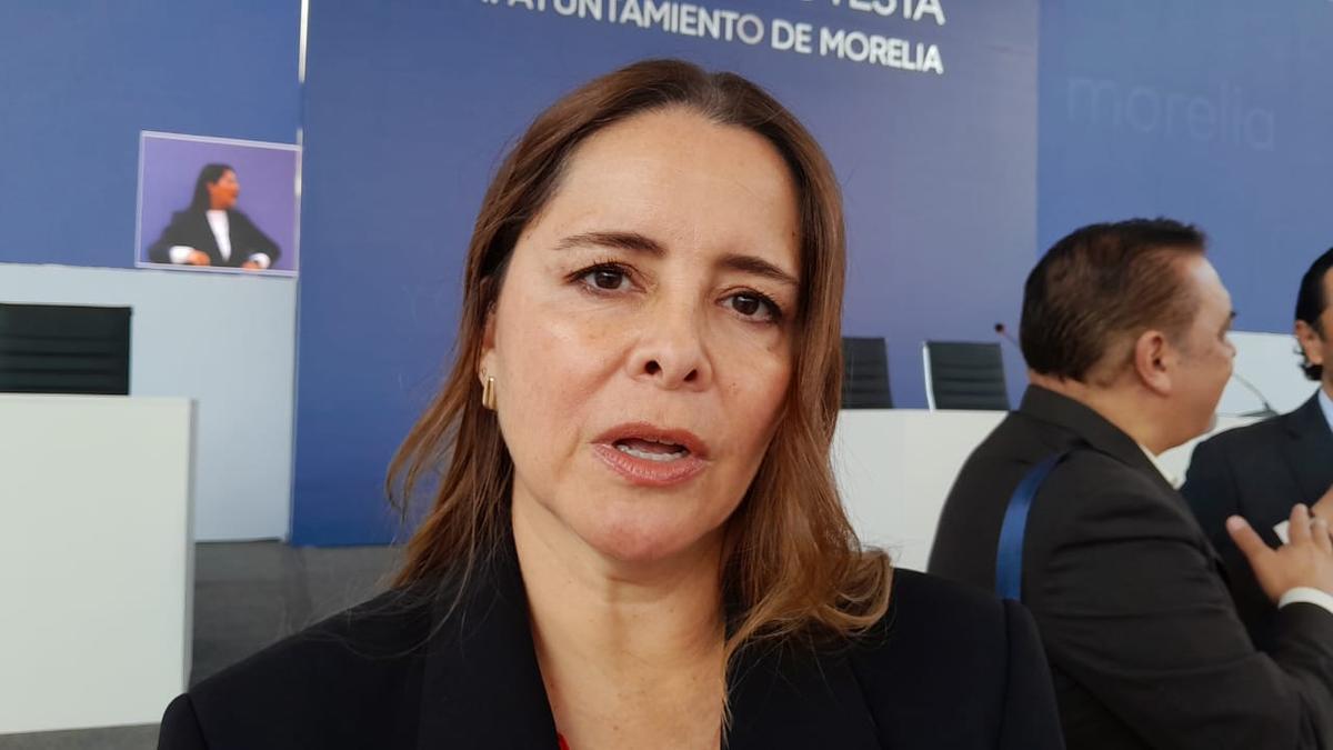 Edna Martínez del PRI de Los Valencia toma protesta en Morelia
