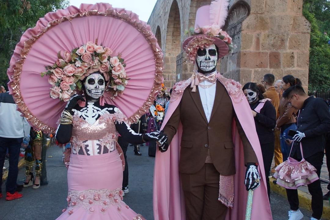 Catrinas vivientes de Capula en celebración de Día de Muertos en Morelia