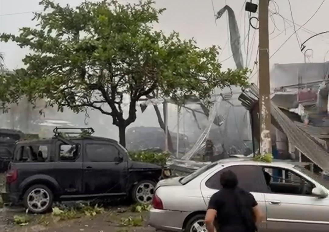 Explosión en Coahuayana alcanzó al Hospital Integral