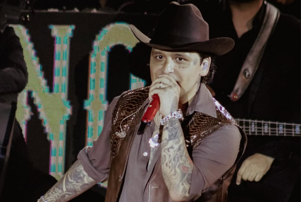 Christian Nodal revela canciones de su nuevo álbum