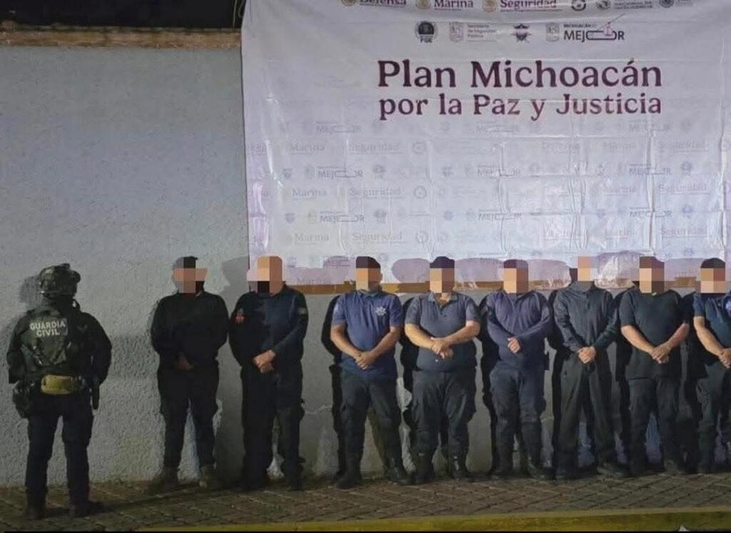 Detiene Guardia Civil a 8 policías municipales de Coeneo