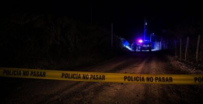 Hallan cadáver con lesiones por artefacto explosivo en Apatzingán