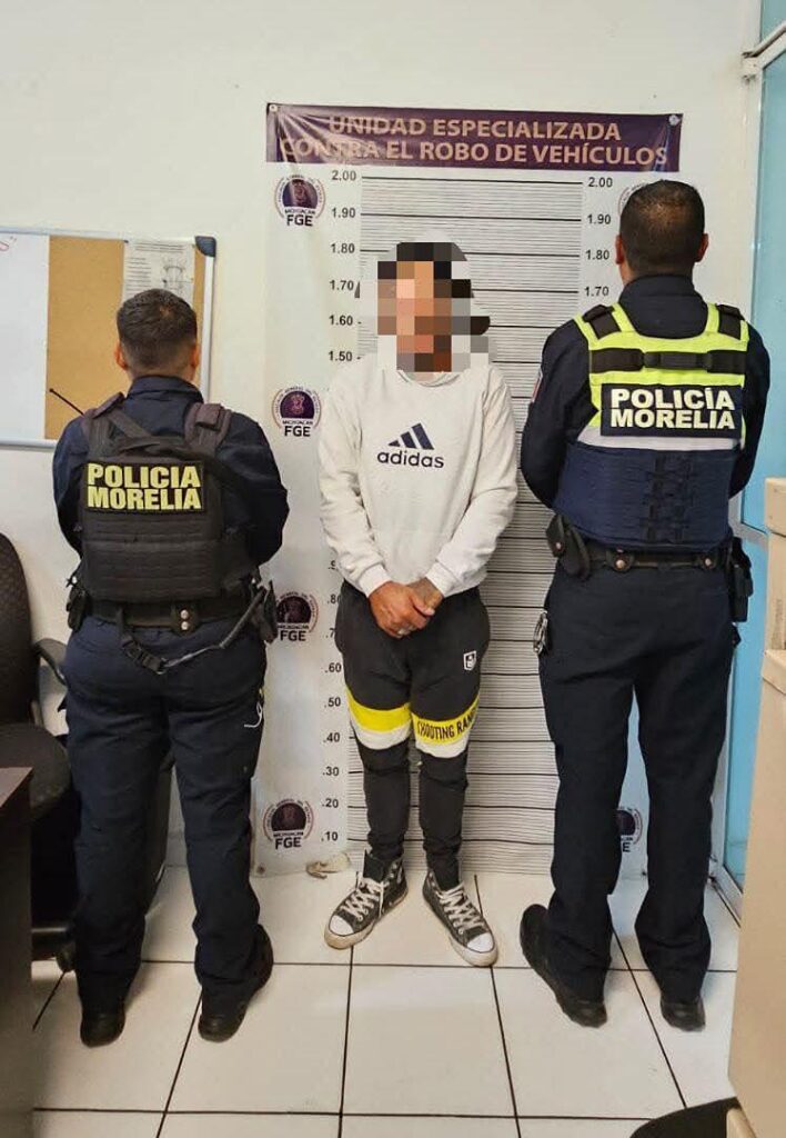 Policía Morelia asegura motocicleta con reporte de robo