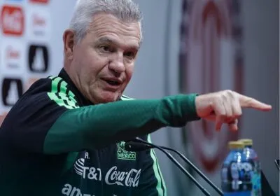 Javier Aguirre analiza reemplazo para Montes ante Corea del Sur